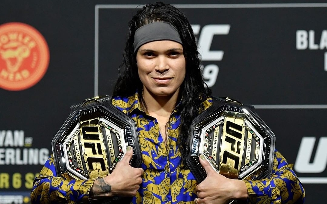 Amanda Nunes volta aos galos e defende cinturão contra Julianna Peña no ...