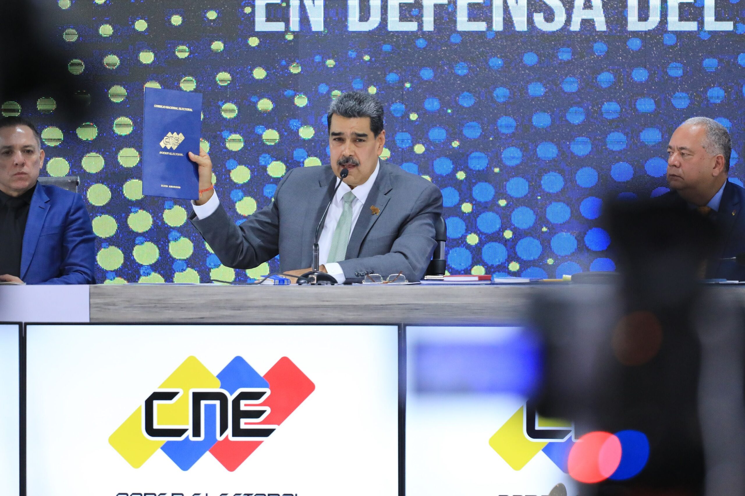 Maduro presenta una ley para crear el estado del Esequibo y ordena publicar un nuevo mapa ...